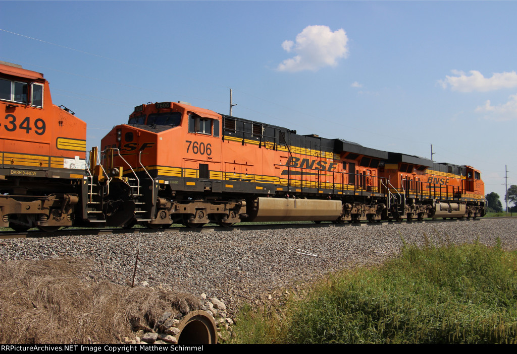 BNSF 7606